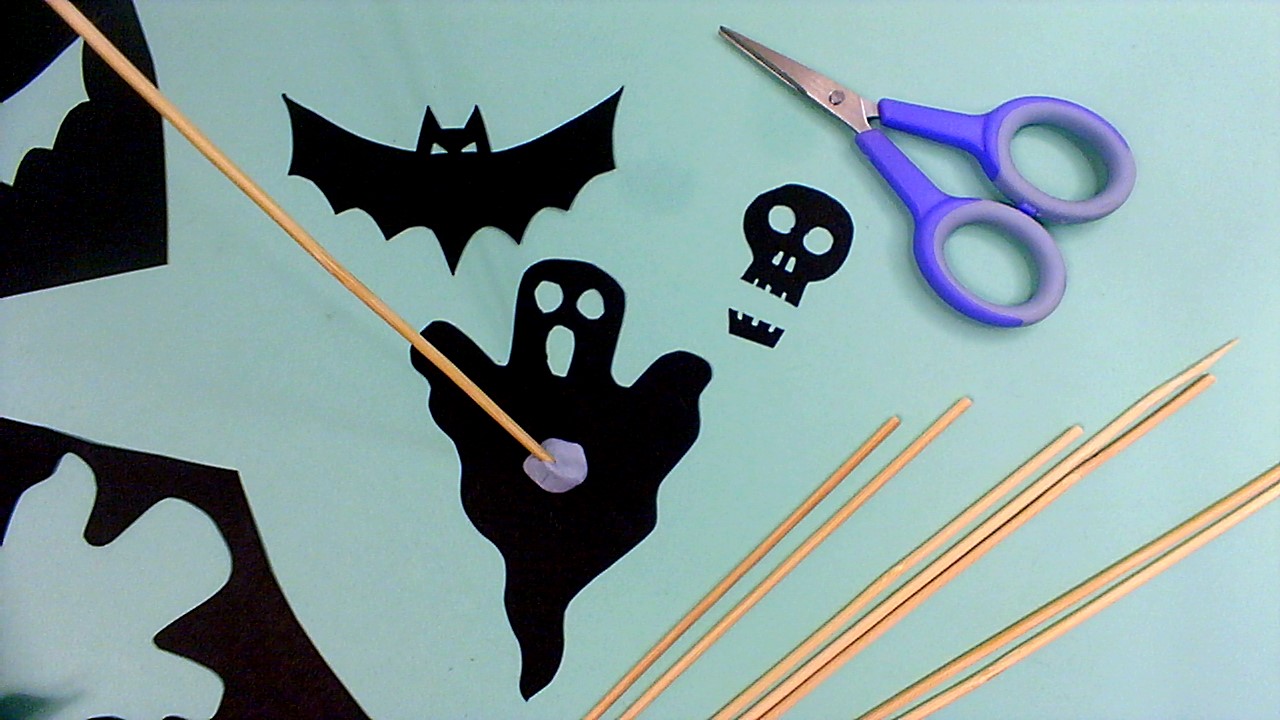 How to make a spooky shadow puppet theatre – HUE